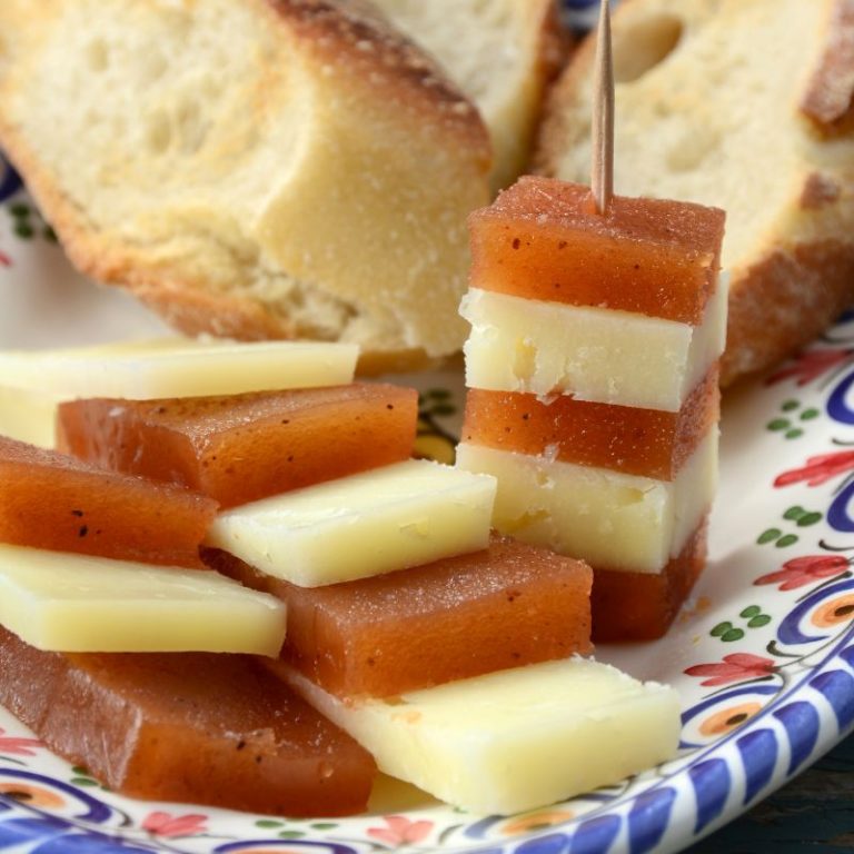 Dulce de Membrillo Recipe [Sweet Spanish Quince Paste] - Visit Southern ...